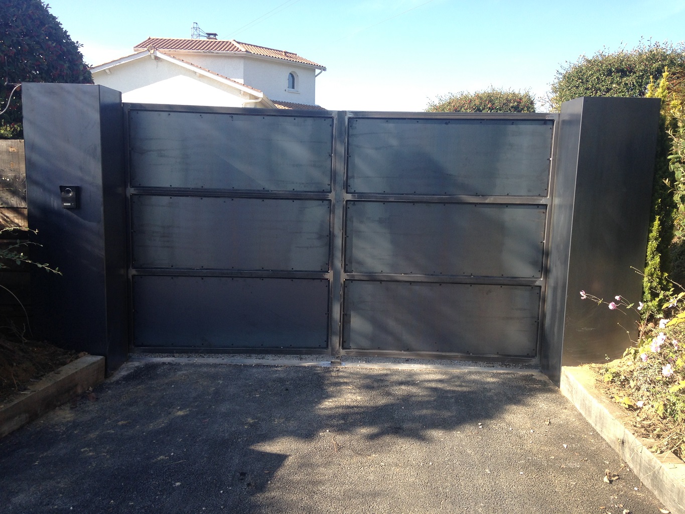 Portail en acier Lyon, Portail métal Villefranche | Calade Design