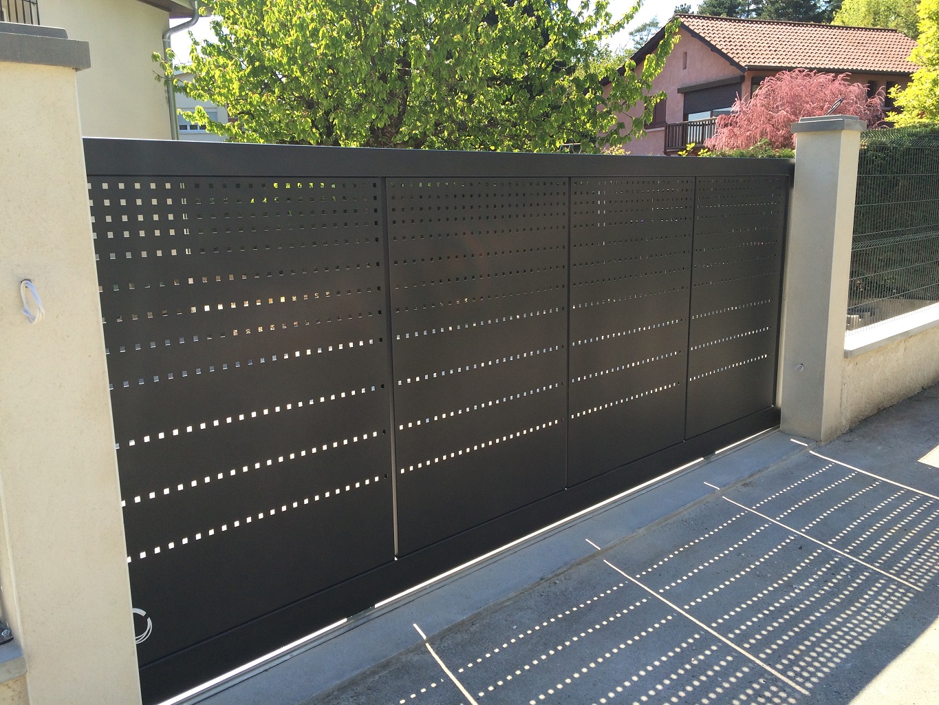 Portail en acier Lyon, Portail métal Villefranche | Calade Design